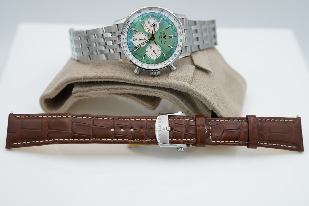 MINT BREITLING NAVITIMER B01 CHRONOGRAPH Mint Green DIAL 2023 WARRANTY ...