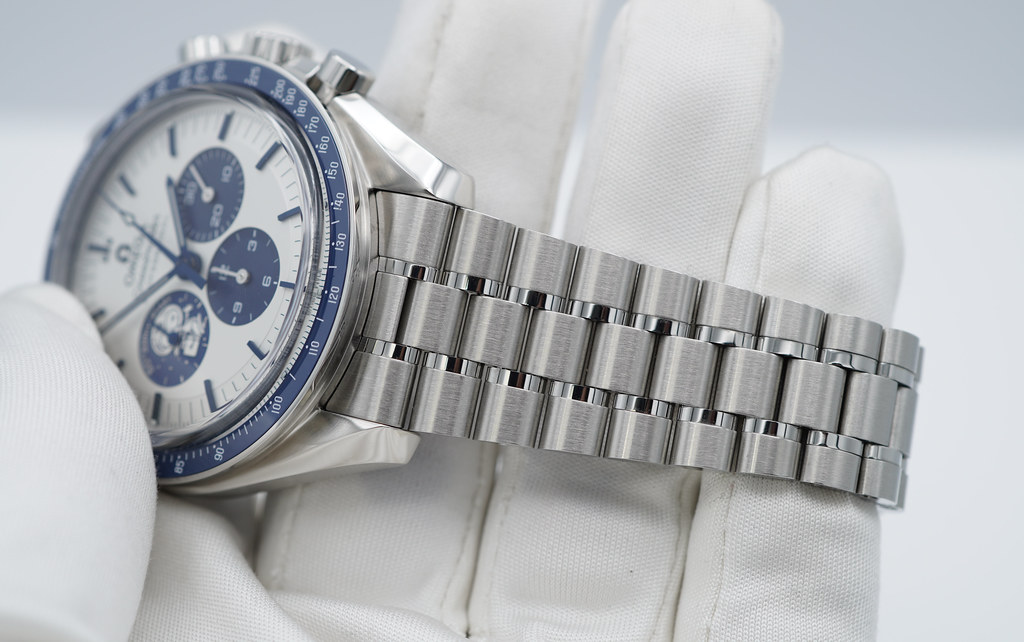 MINT Omega SPEEDMASTER SILVER SNOOPY AWARD 50TH ANNIVERSARY EXTRA ...