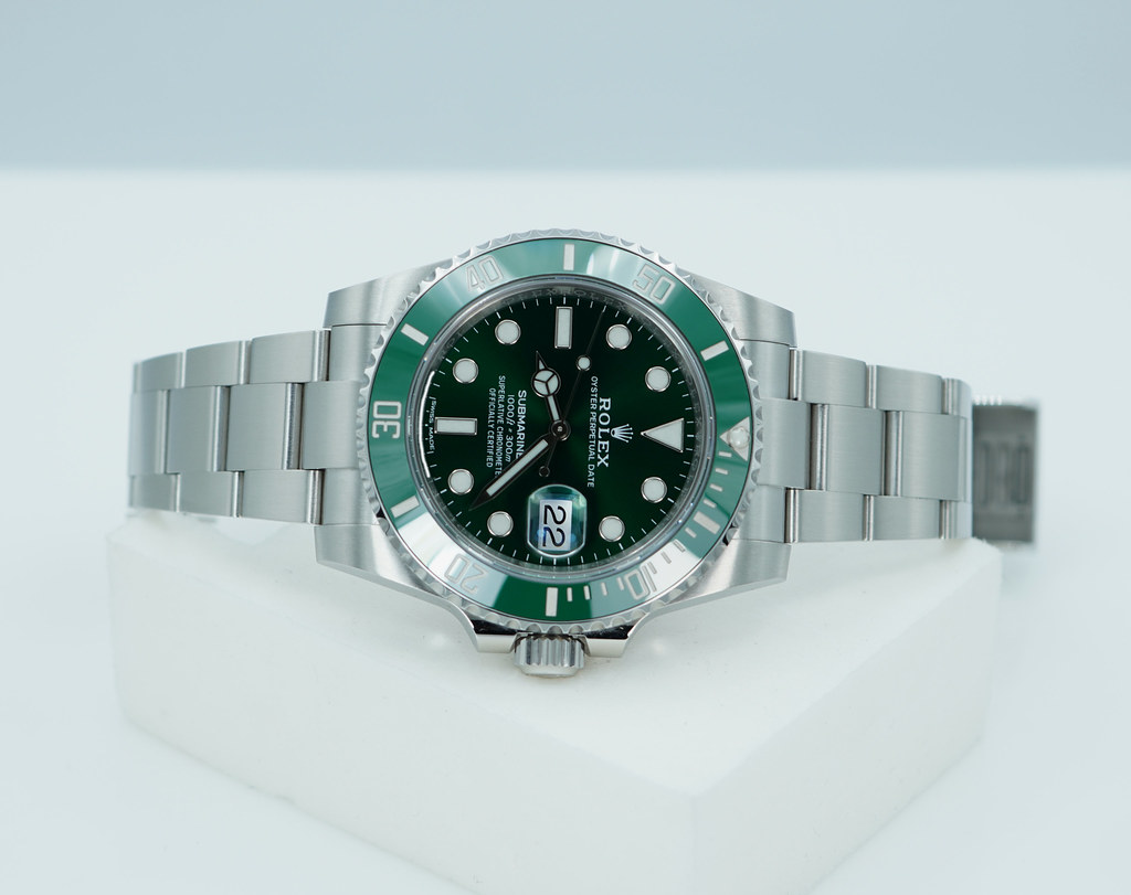 Rolex 116610LV SUBMARINER HULK GREEN DIAL GREEN BEZEL 2019 FULL SET ...