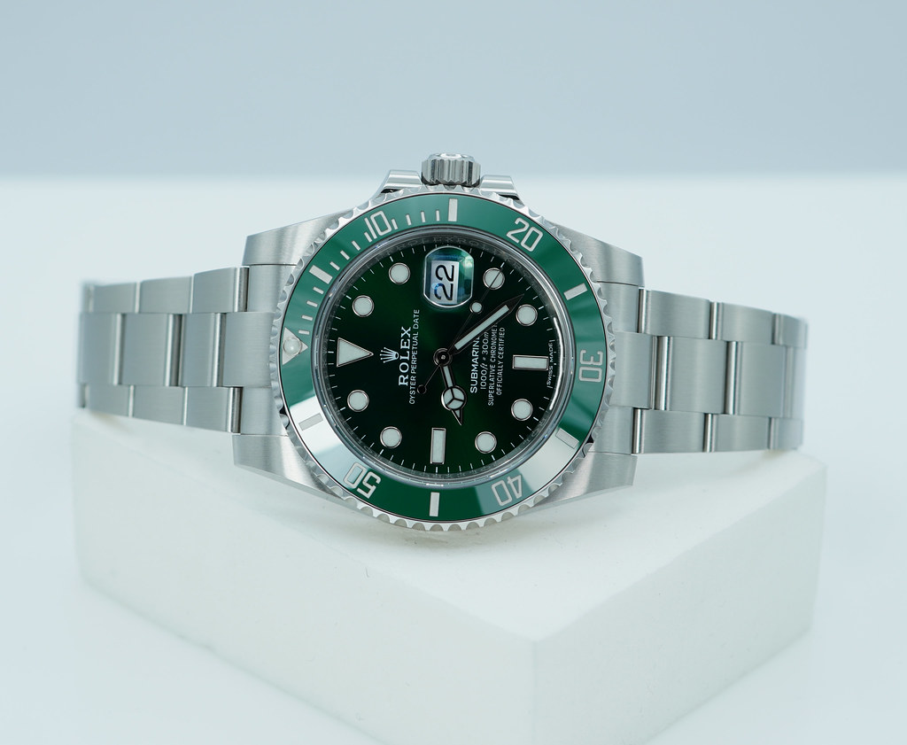 Rolex 116610LV SUBMARINER HULK GREEN DIAL GREEN BEZEL 2019 FULL SET ...