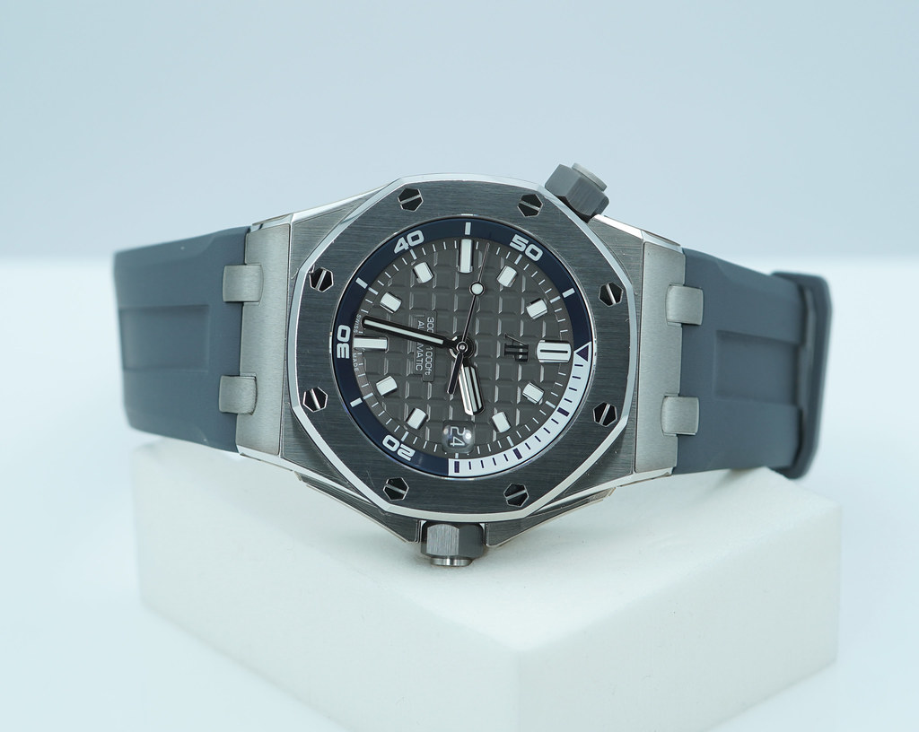 Audemars PIGUET ROYAL OAK OFFSHORE DIVER 15720ST GREY DIAL 2023 ...